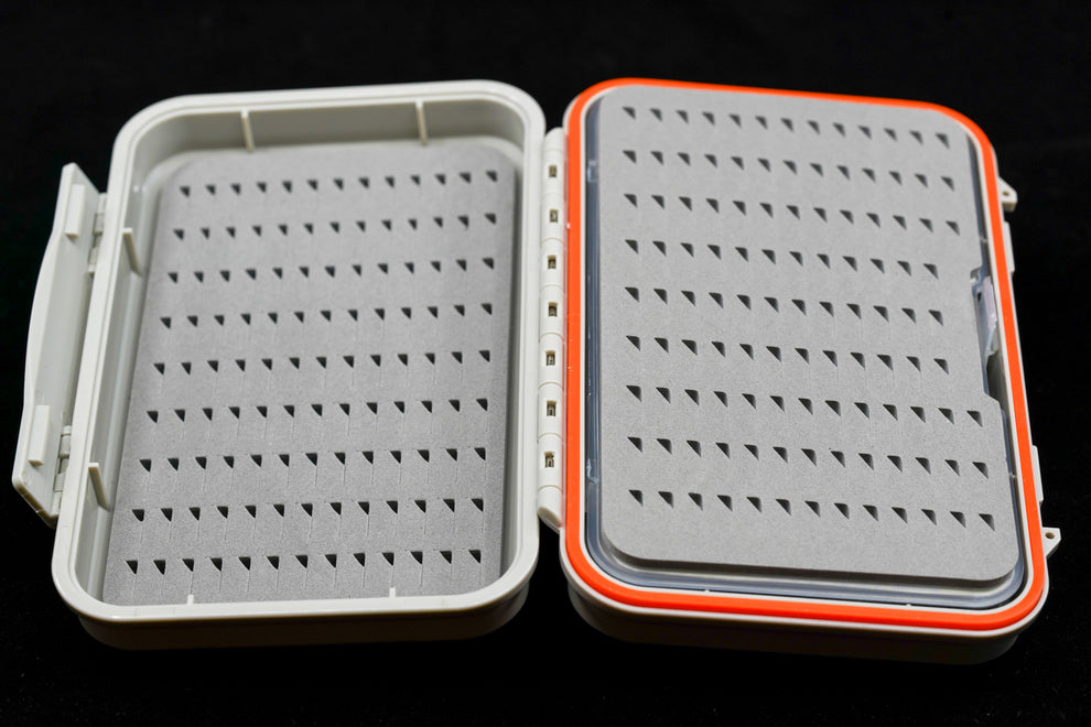 Tactical Fly Fisher Waterproof, Locking 4-leaf Threader Fly Box